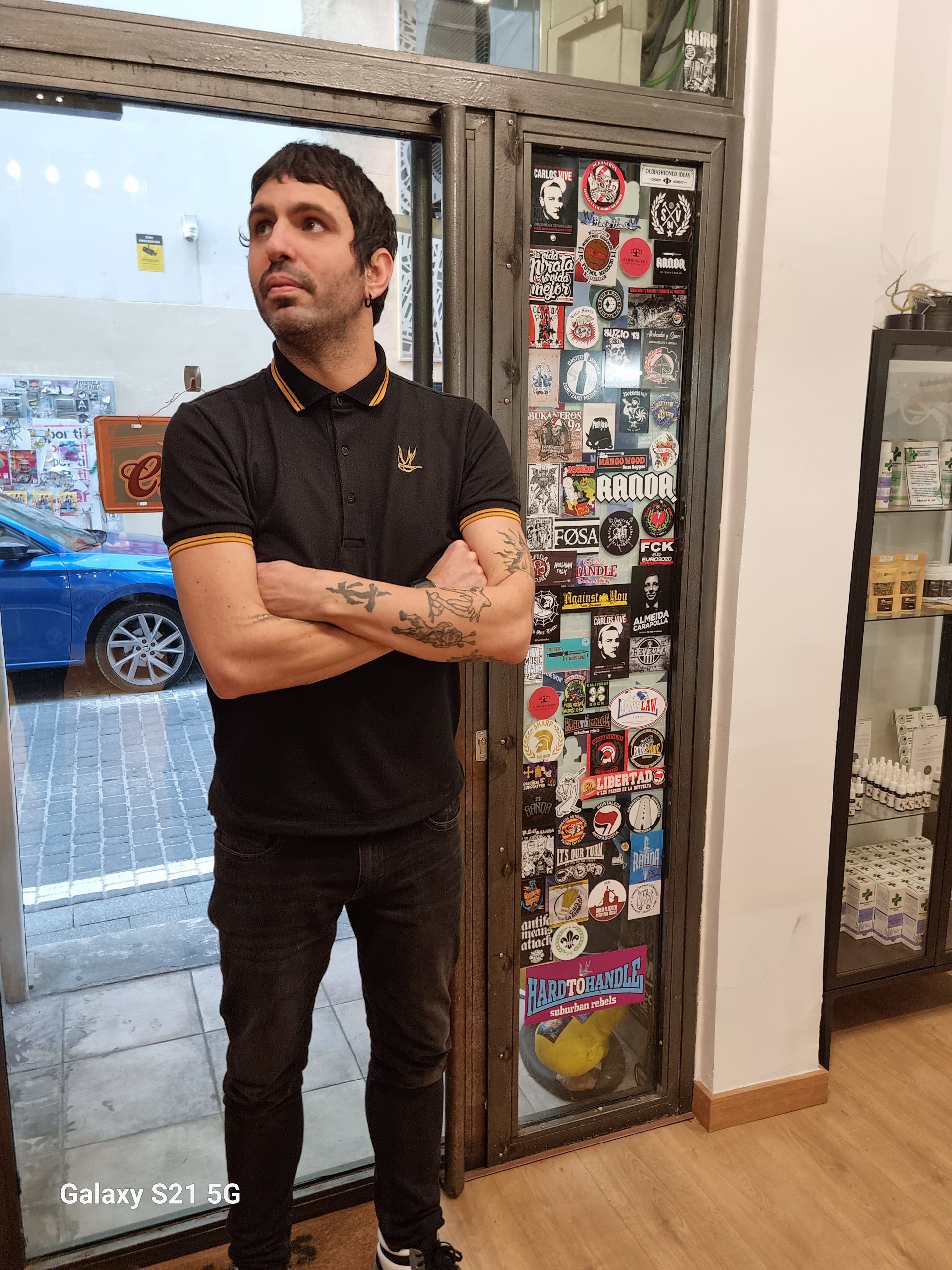 POLO HARD TO HANDLE NEGRO DETALLE ORO – HARDBLOOD